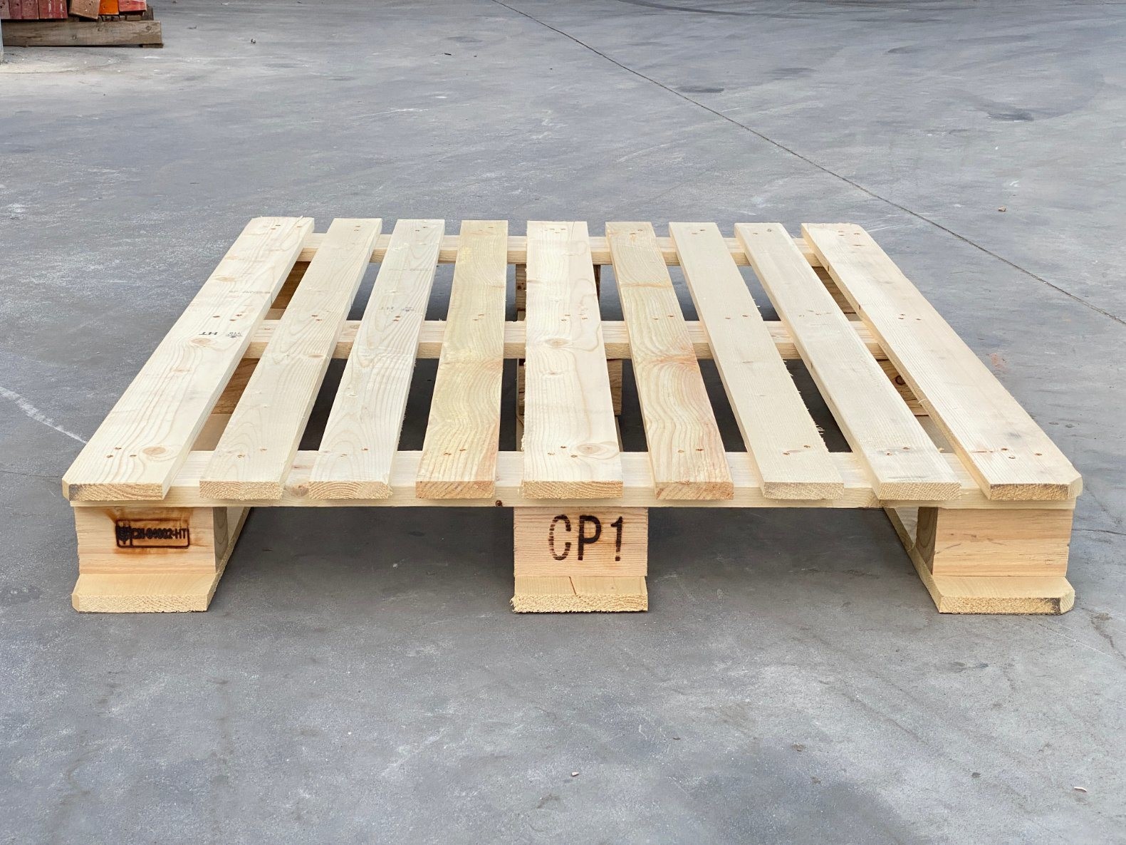 Warehouse Heat Treated Pallet Wood Turnover Transportation Heat Treated ...